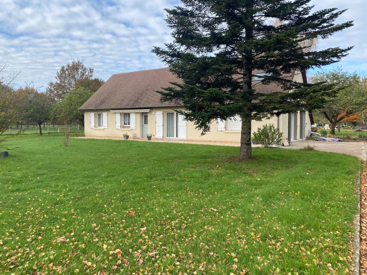 Gîte à 150 M Du Circuit - Le Mans