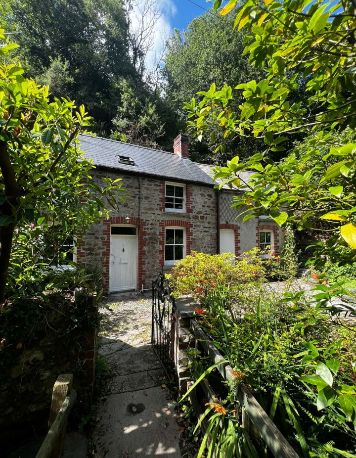 Cosy 3 Bedroom Woodland Cottage <3 - Cardigan