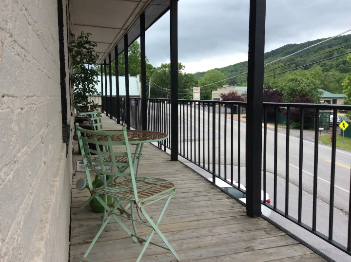 Mitchelltown Apartments-stay And Vacation - Hot Springs, VA