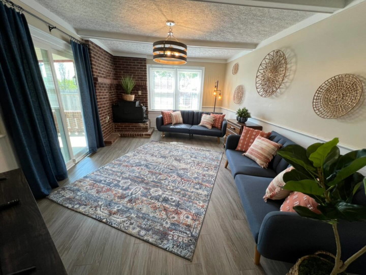 Charming Stay By University Of Lynchburg - Lynchburg, VA