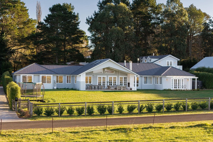 Birchgrove | Entire Country Home & Loft - Moss Vale