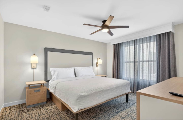 Stylish 2 Bedroom Hotel Kitchen Suite W/ Breakfast - Carlsbad, CA