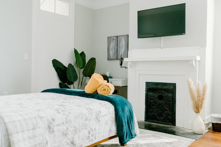Perch 𓆱 Bnb, 3/1 + Yoga Rm Victorian Dist East* - Savannah, GA