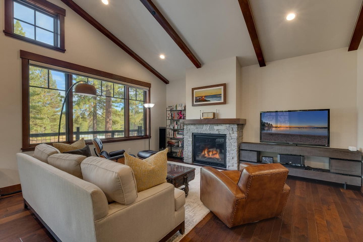 Truckee Luxe: 3br, Hot Tub, Office, Golf Views - Truckee, CA