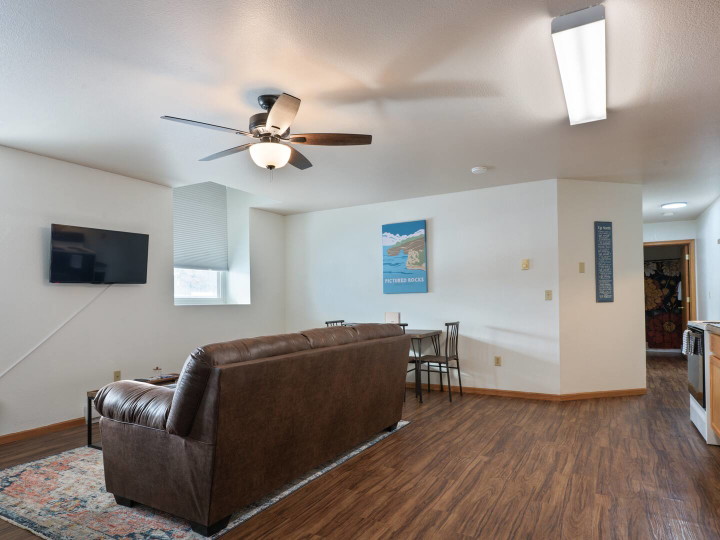 Location! 2br Apt In Downtown Munising - Munising, MI