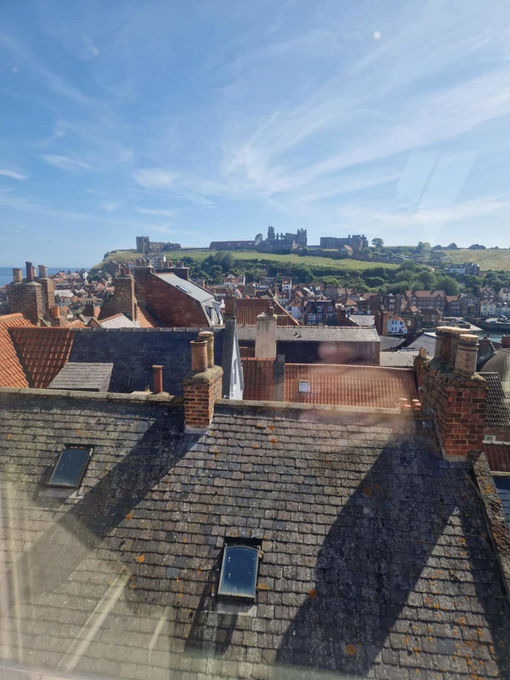 Stunning 2 Bedroom Apartment - Robin Hood's Bay