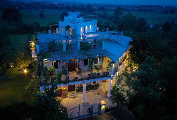 Moonstone: Six Bedrooms. Entire Villa With Pool. - Bhopal