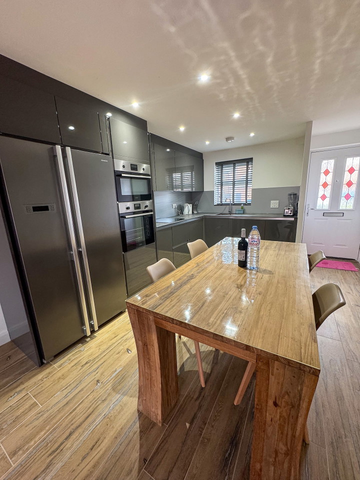 Luxury House, Jennett's Park - Bracknell