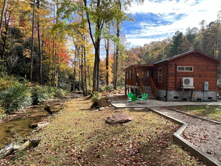 Creekside Log Cabin - Brevard, NC