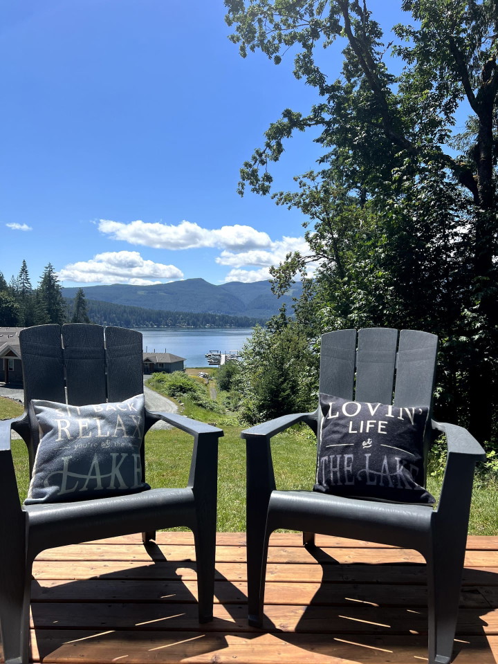 Lakefront Getaway - 2 Bedroom Townhouse On Sproat - Port Alberni