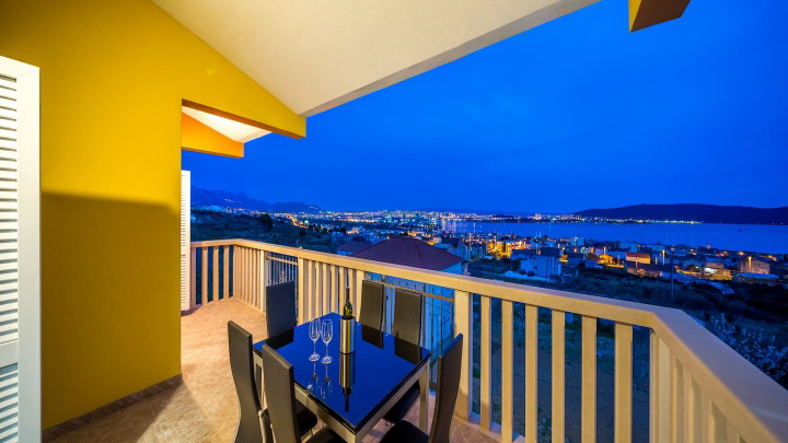 Villa "Ana" - Pool, Sauna, Wine Cellar Near Split - Split