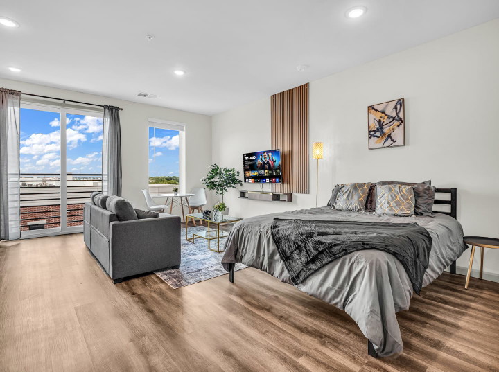 Lavish Studio With Free Parking + Gym - Indianapolis