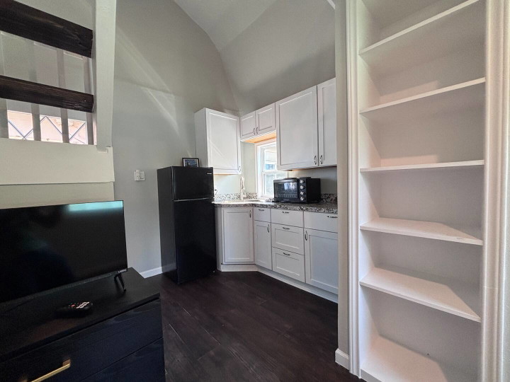 Urban Backyard Tiny Home W/ Loft, Kitchen & Shower - Fort Worth, TX