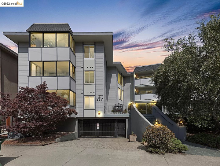 Piedmont Ave Retreat: King Bed & Secure Garage - Oakland, CA