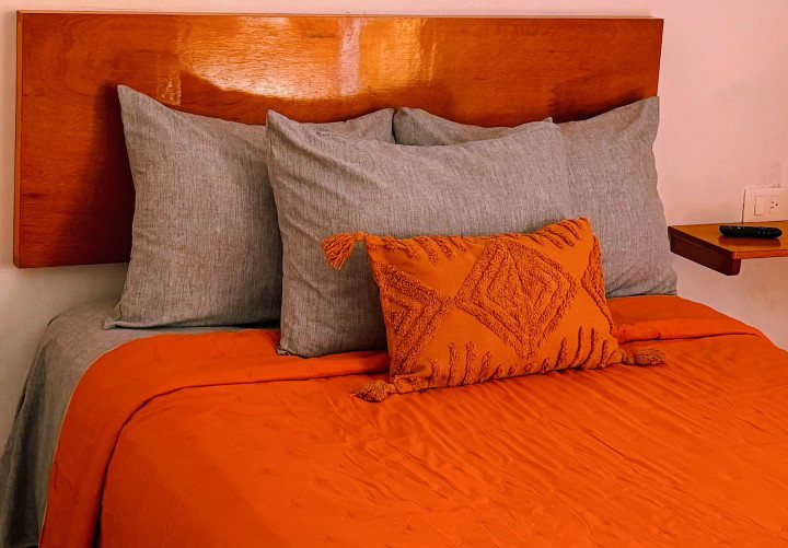 Casa Ajal 1! Downtown And Relax, Wifi-hotwater-a/c - Valladolid