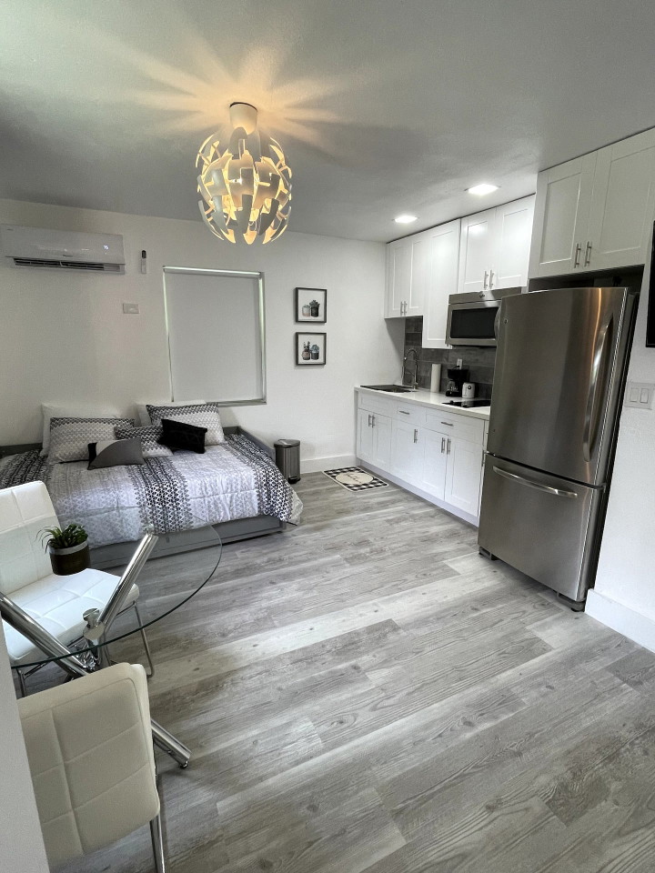 Modern Open Concept Studio Apt In Hollywood - Dania Beach, FL