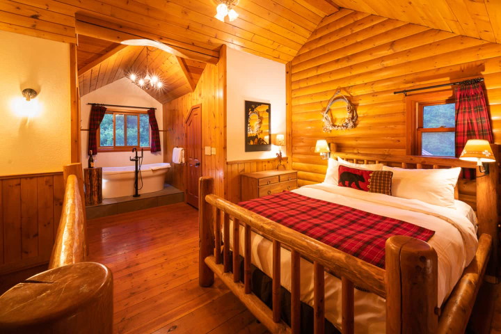 Baker Creek - Superior Jacuzzi Suite - Lake Louise