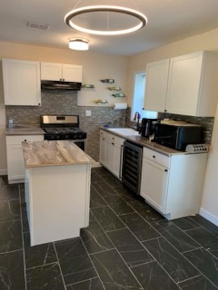 Luxurious & Peaceful 2br/2ba Crash Pad - Spanish Lake, MO