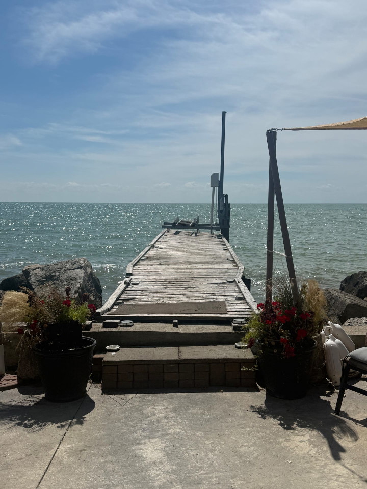 Welcome To Dock & Roll, Your Lake Erie Paradise - Amherstburg