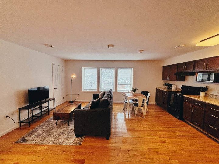Beautiful Two Bedroom Apartment! - Syracuse