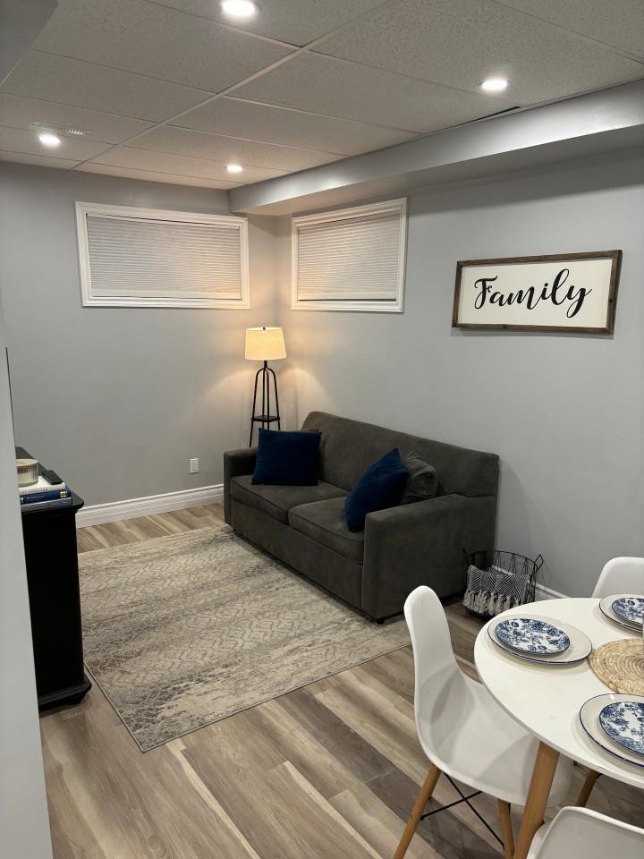 The Blue Nest | Cozy, Family-friendly 2br Stay - Saint Catharines