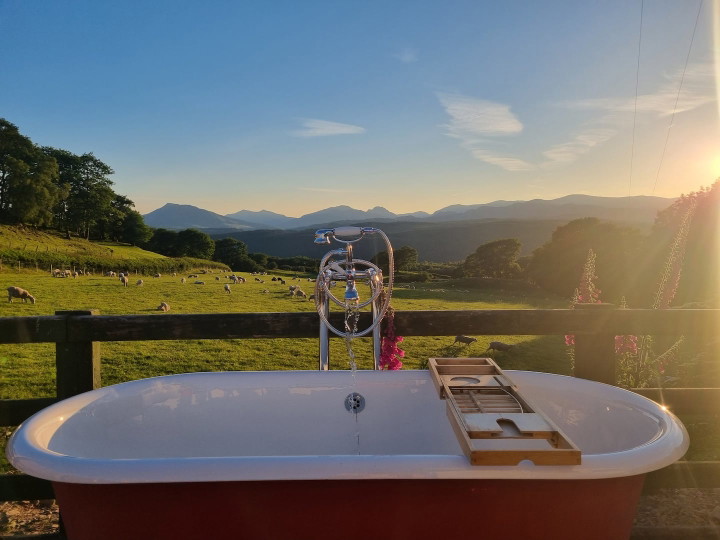 The Red Tub Cabin - United Kingdom
