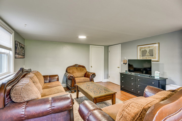 15 Mi To Gillette Stadium! South Easton Apartment - Bridgewater