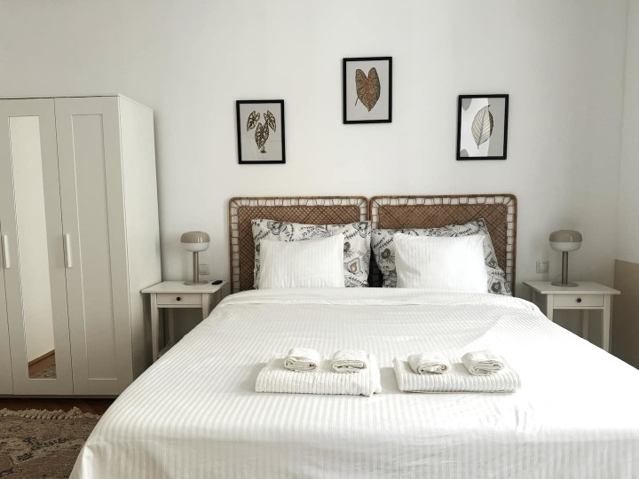 Historic Flat Near Main Station - Vienna