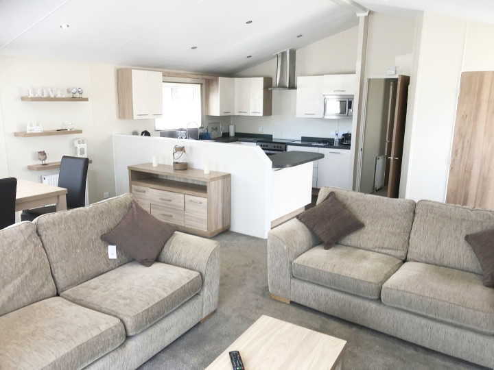 Stunning 20ft Wide Spacious & Clean Holiday Lodge - Clacton-on-Sea