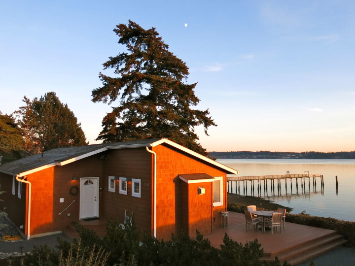 Sandpiper Haven: Whidbey Waterfront Beach House - Whidbey Island, WA