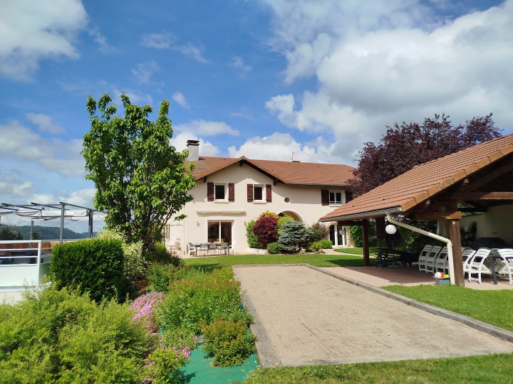 Grand Gite à St Etienne Les Rt, Pour 14 Personnes - Remiremont