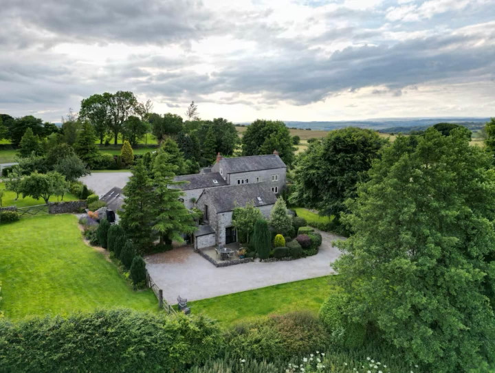 Luxury Romantic Cottage (Sleeps 2) Peak District - United Kingdom