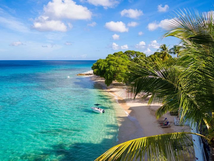 Villa Near Sandy Lane: Private Pool & Tennis Court - Barbados