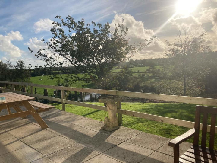 Spacious 5 Bed Property With Large Garden - Wexford