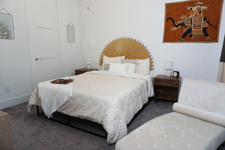 Private Room - Modern Downtown Townhouse - Houston, TX
