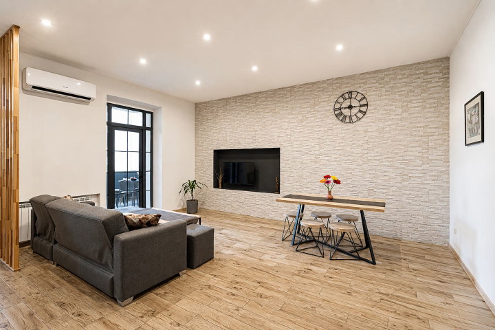 Spacious 2br With Balcony Near Northen Avenue - Yerevan