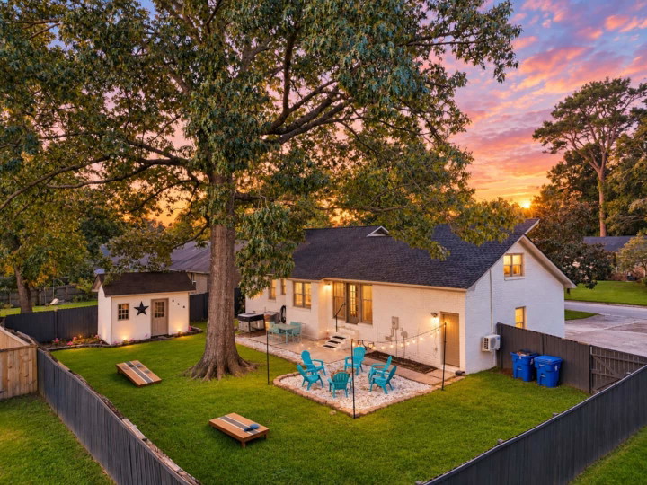 3br Home | Game Room | Backyard + Firepit - Summerville, SC