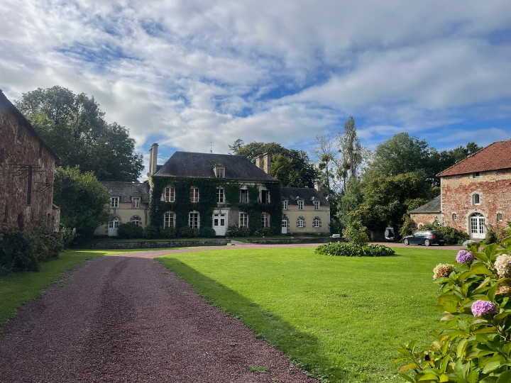 Manoir De Prestige Dans Le Coeur De La Normandie - Cotentin