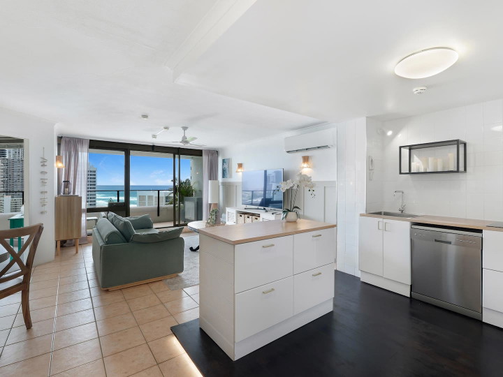 Top Location! Top Floor Heart Of Surfers Free Park - Surfers Paradise