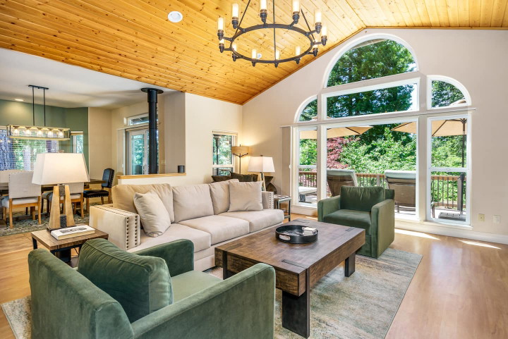 Luxury Home In Arnold With Tons Of Privacy & Space - Arnold, CA