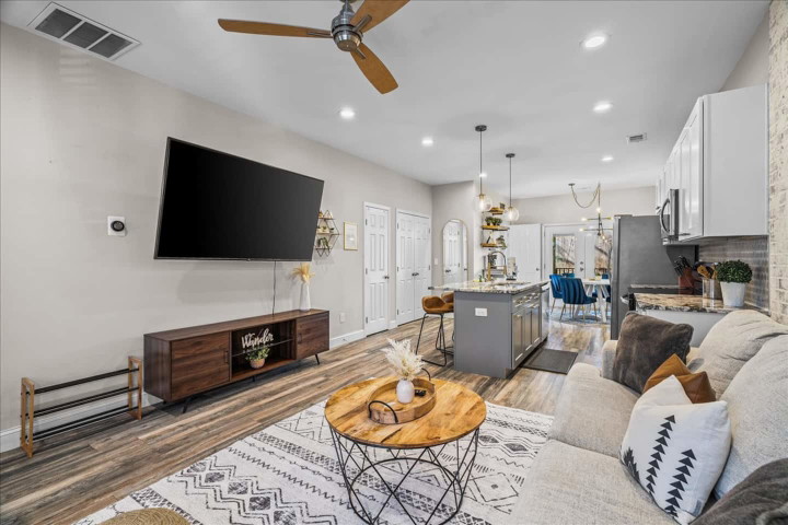 Stylish Atl Retreat W/ Backyard Oasis & Fire Pit - Atlanta, GA