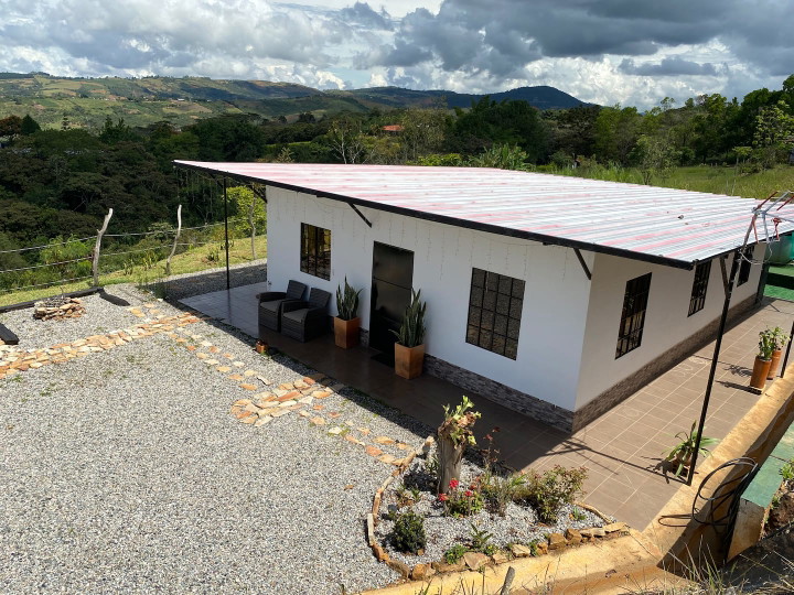 Estate With Private Pool And Natural View - Curiti