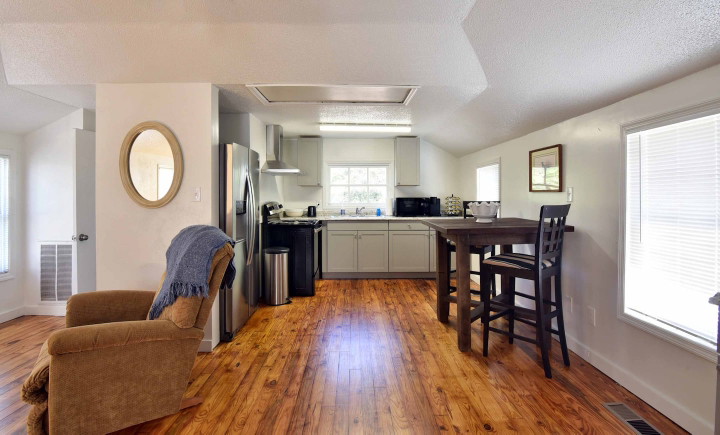 Spotless Clean. 1bed 1bath- No Airbnb Service Fee! - Albany, GA