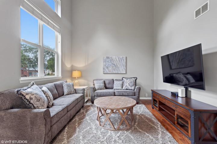 Beautiful 4 Bedroom House - Close To Everything - Naperville - Naperville