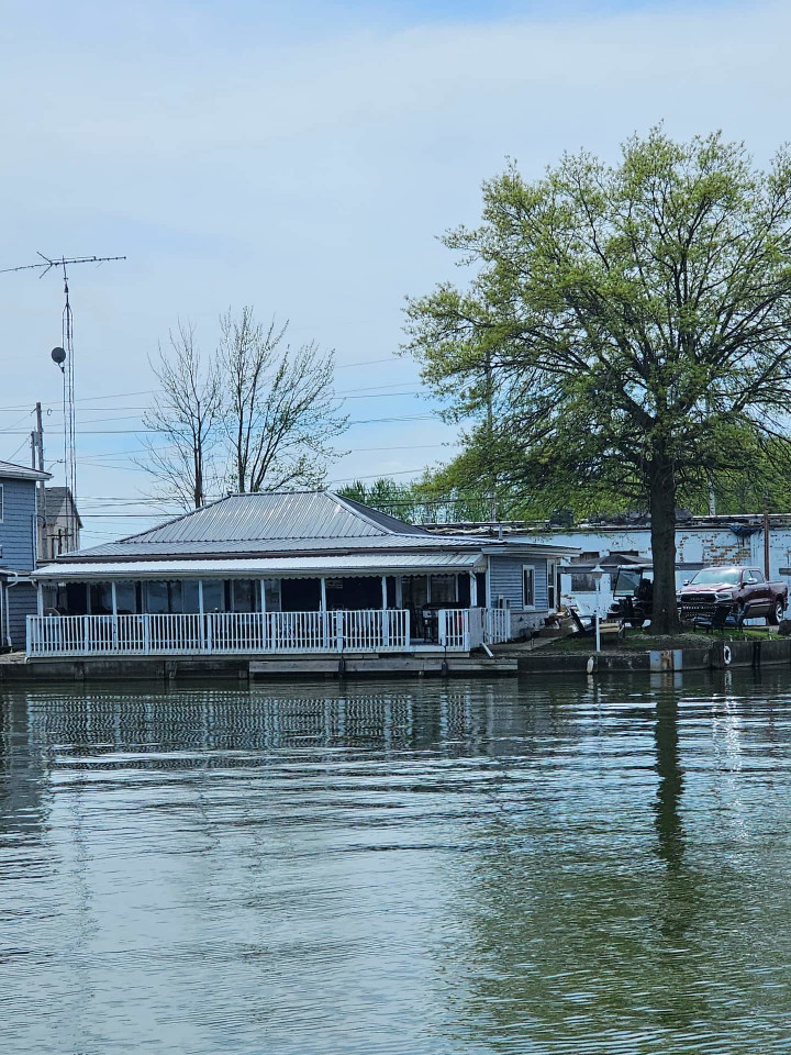 Water Front On Wedge Island - Indian Lake, OH