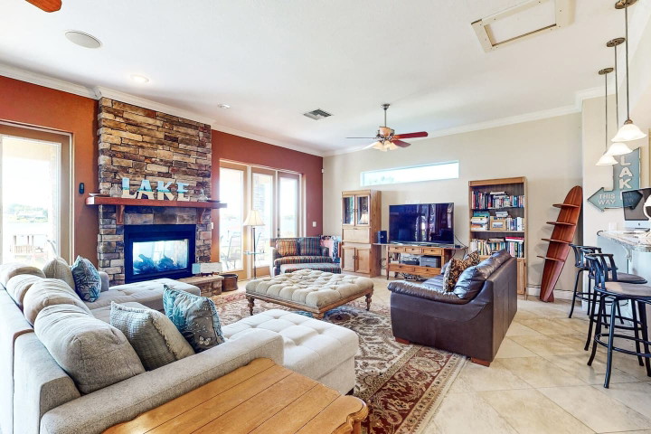 4br Lakefront Dog Friendly | Chef's Kitchen| Dock - Lake Placid, FL