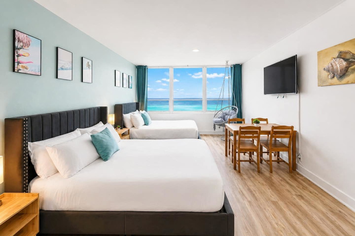 Partial Ocean Views | 2 Queens + Free Valet - Miami Beach