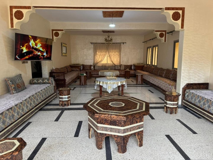 Central Fes Family & Friends Home | Spacious Salon - Fez