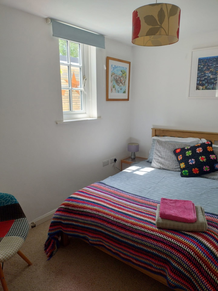 Self Contained En-suite Bedroom, Own Entrance. - Falmouth