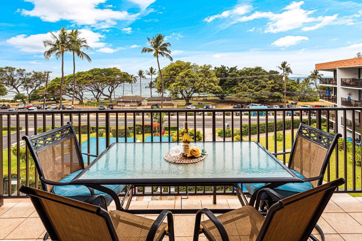 Ocean & West Maui Mountain Views, Steps From Beach - Maui, HI